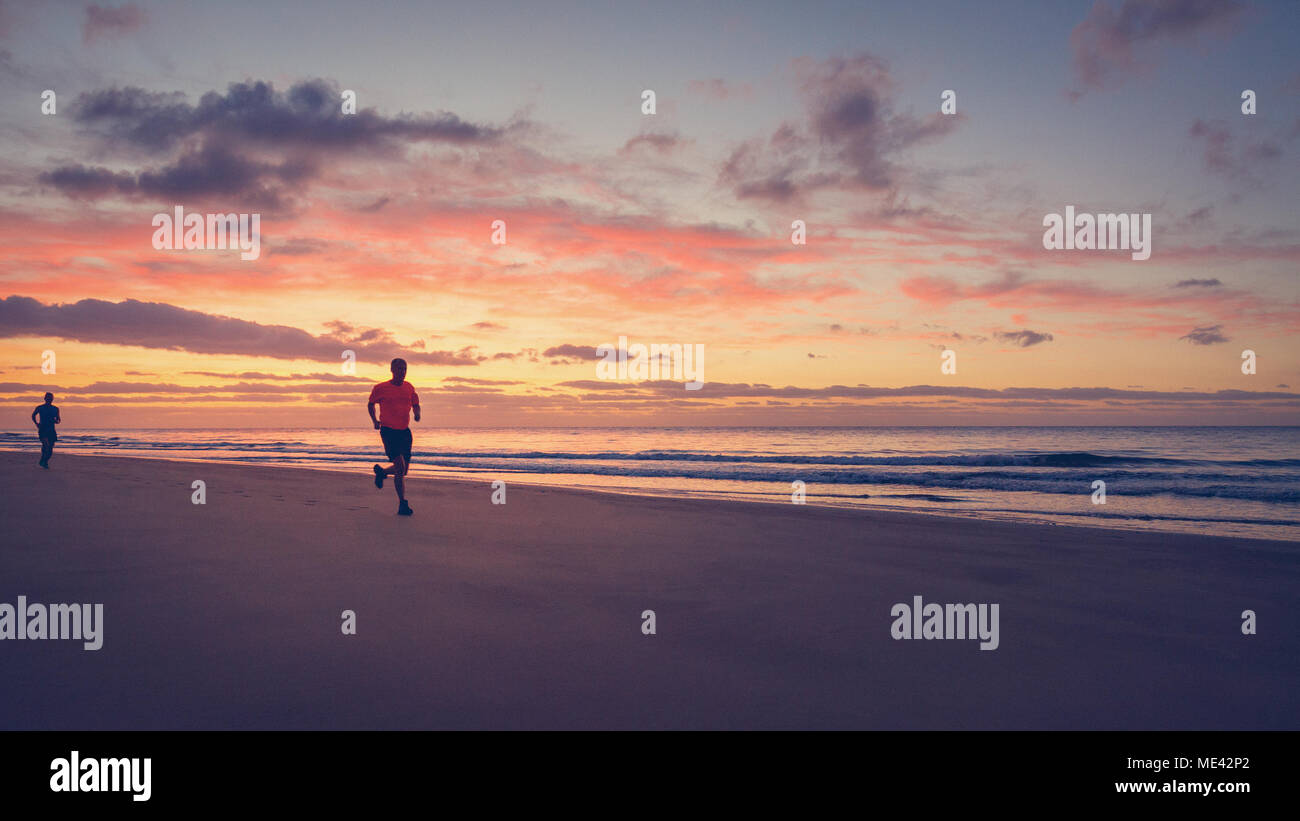 Runners on the horizon hi-res stock photography and images - Alamy