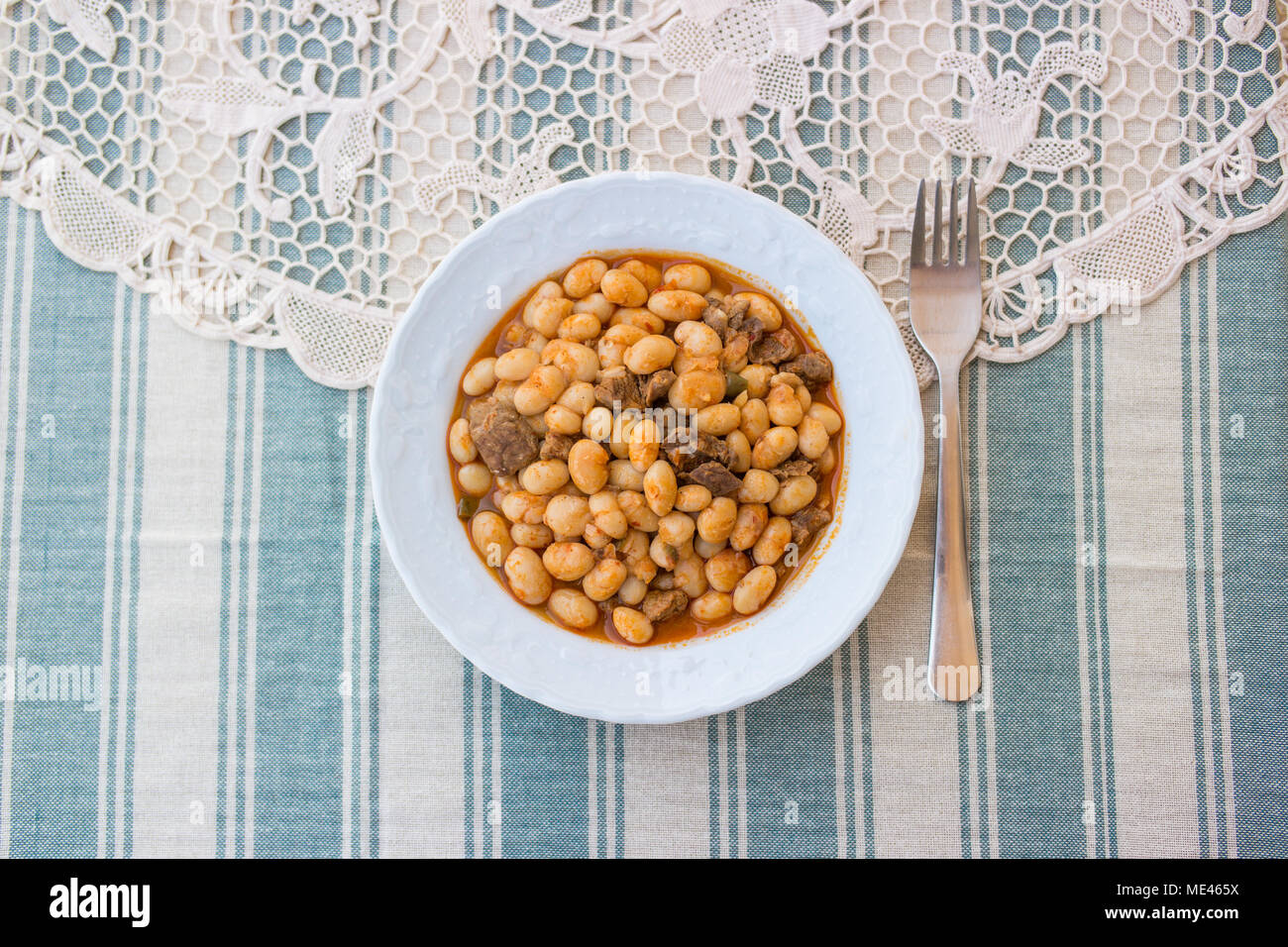 Turkish Baked Beans with Meat Kuru Fasulye Stock Photo - Alamy