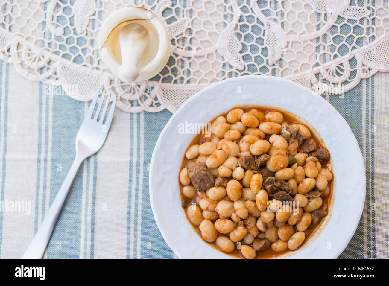 Turkish Baked Beans with Meat Kuru Fasulye Stock Photo - Alamy