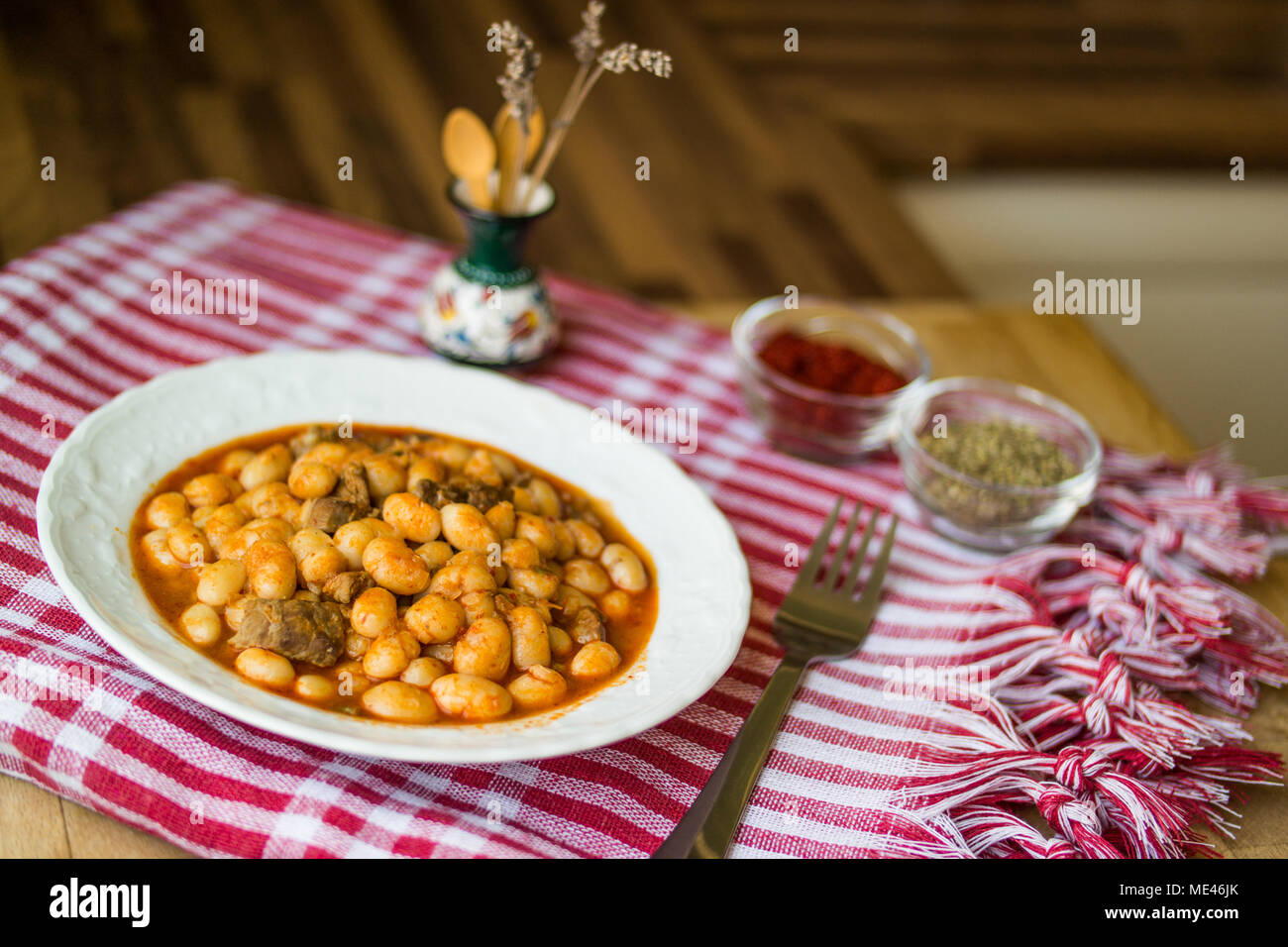 Turkish Baked Beans with Meat Kuru Fasulye Stock Photo - Alamy