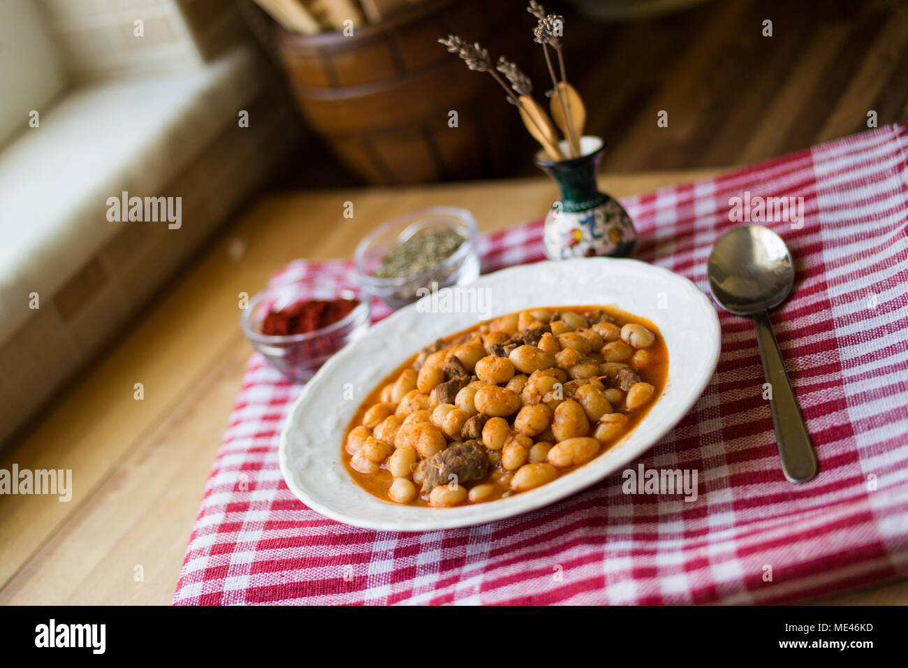 Turkish Baked Beans with Meat Kuru Fasulye Stock Photo - Alamy