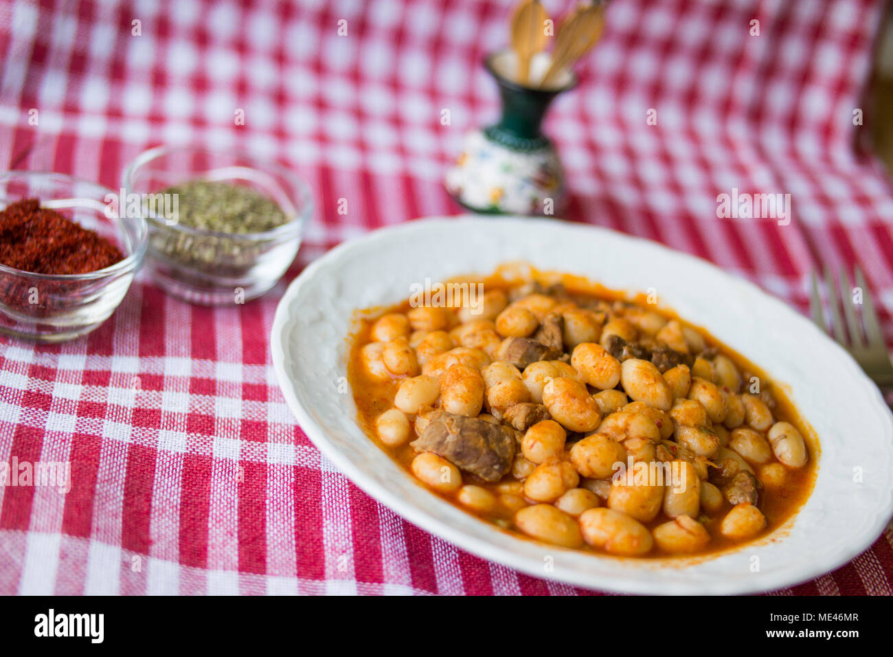 Turkish Baked Beans with Meat Kuru Fasulye Stock Photo - Alamy