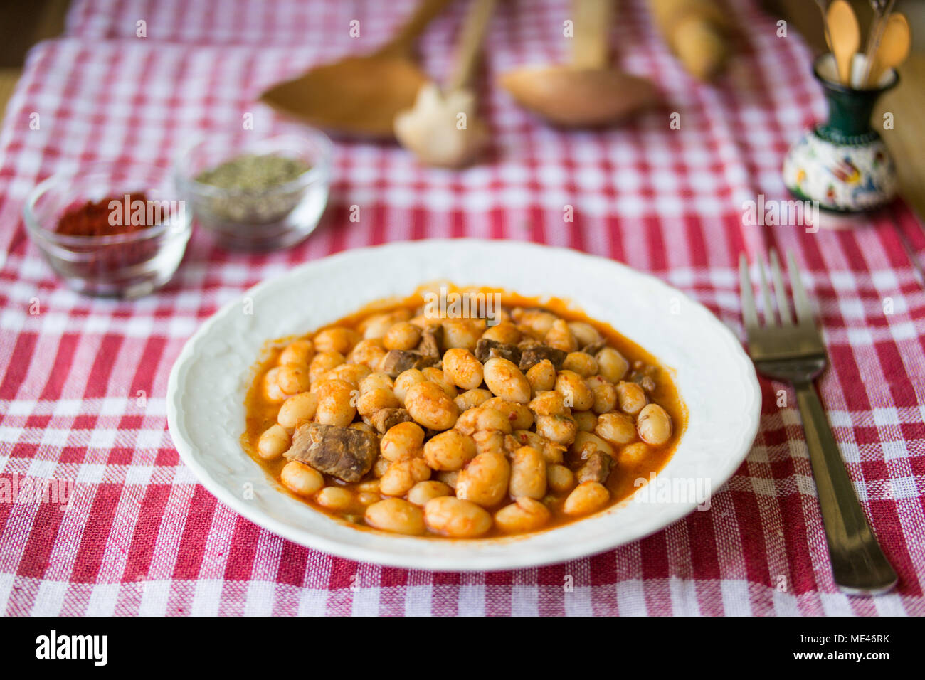 Turkish Baked Beans with Meat Kuru Fasulye Stock Photo - Alamy