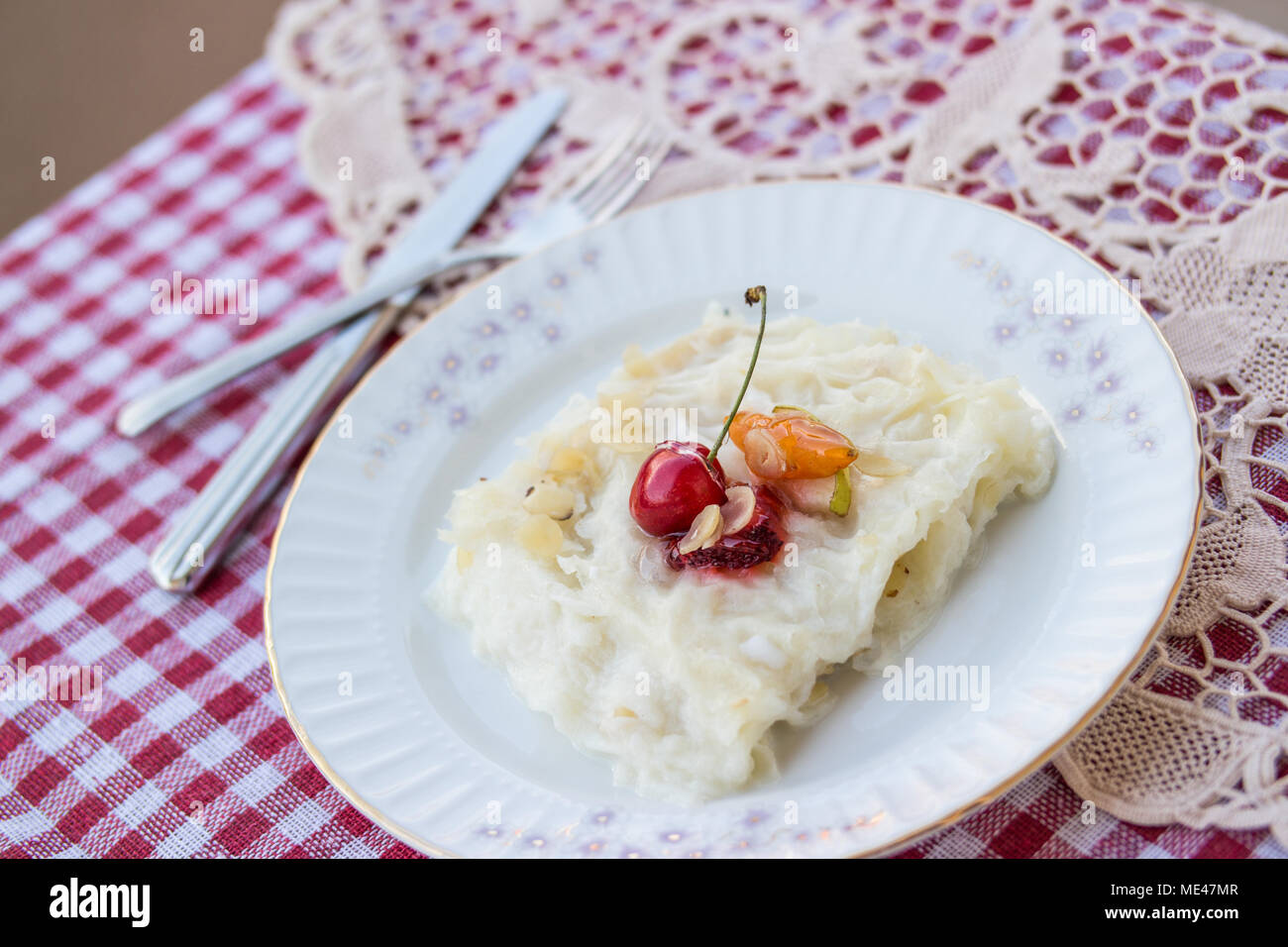 Gullac / Turkish Traditional Ramadan Dessert Stock Photo - Alamy