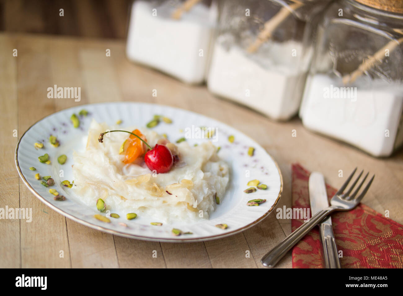 Gullac / Turkish Traditional Ramadan Dessert Stock Photo - Alamy