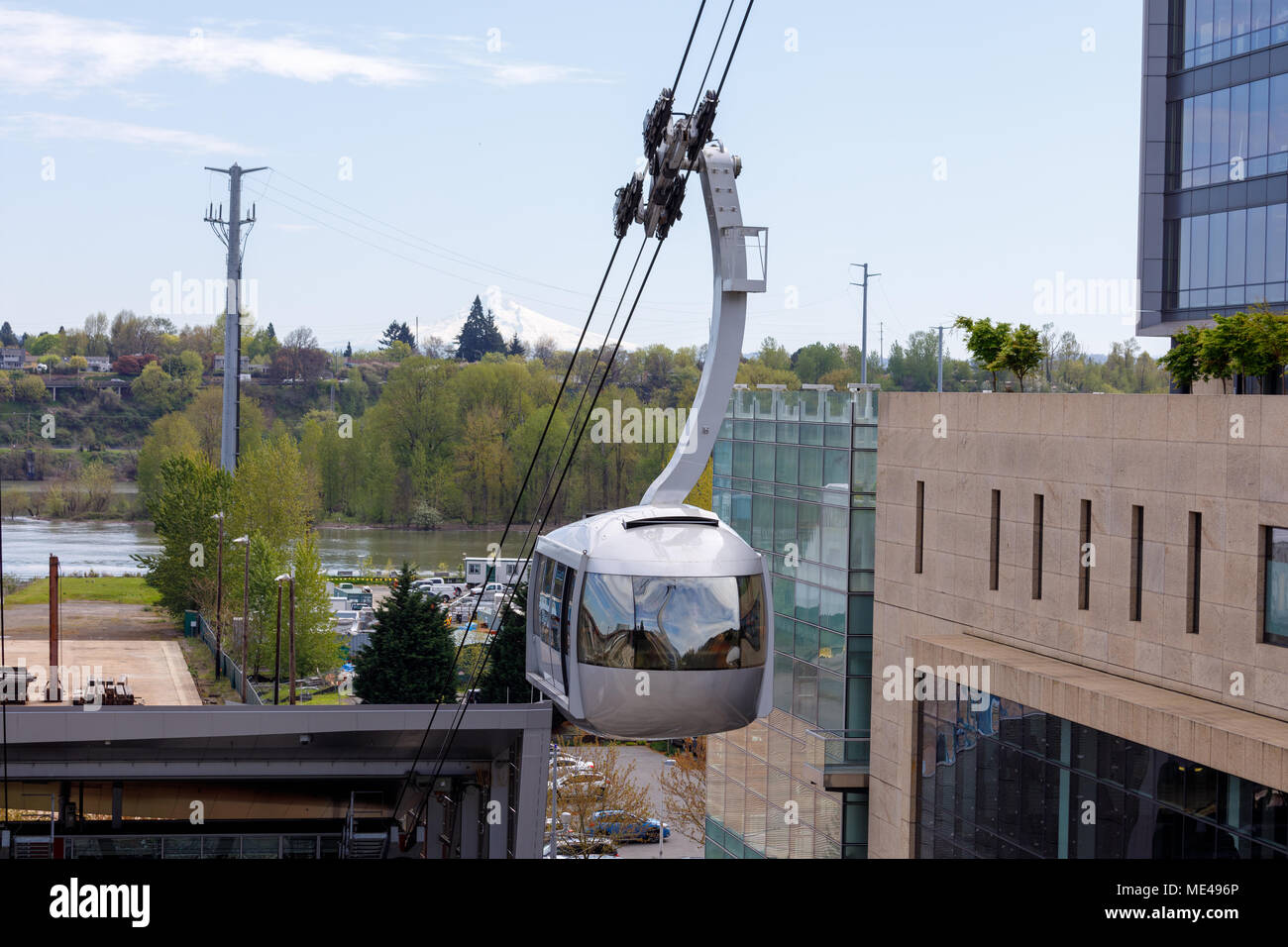Portland, Oregon, USA - April 20, 2018 : The Portland Aerial Tram or ...