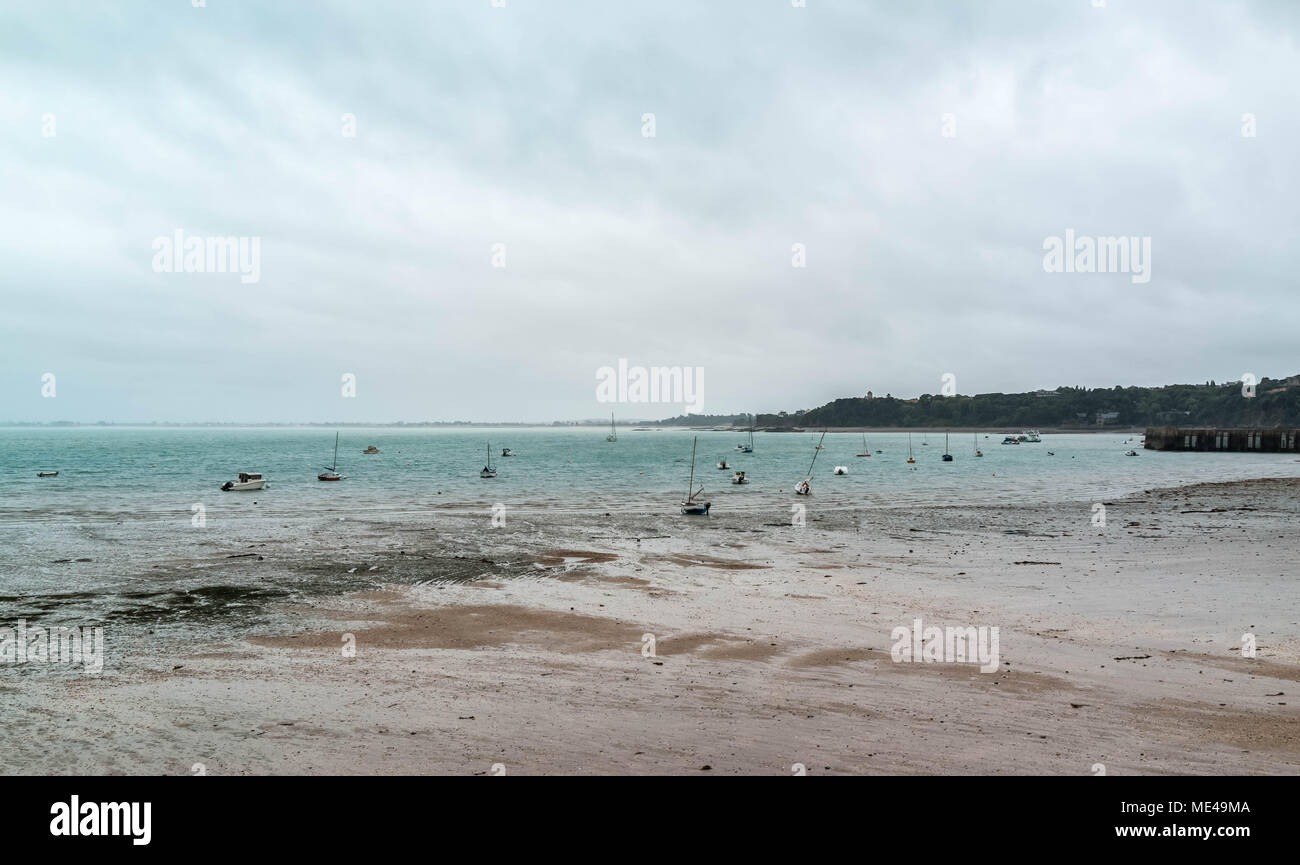 Wooden boat at low tide hi-res stock photography and images - Alamy