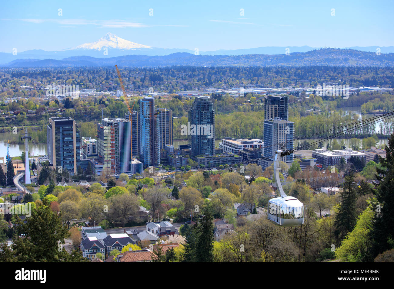 Portland, Oregon, USA - April 20, 2018 : The Portland Aerial Tram or ...