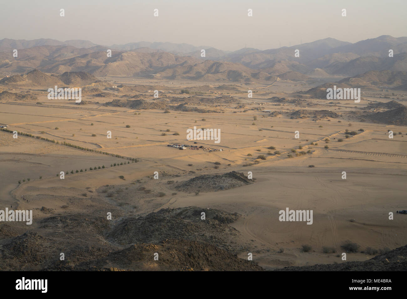 Saudi arabia people hi-res stock photography and images - Alamy