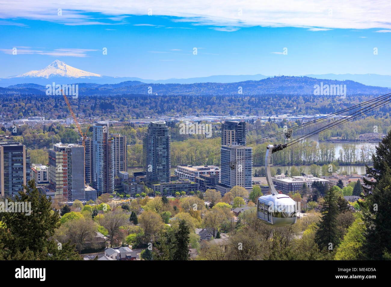 Portland, Oregon, USA - April 20, 2018 : The Portland Aerial Tram or ...
