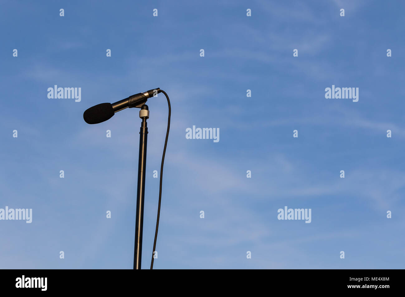 Open mike hi-res stock photography and images - Alamy