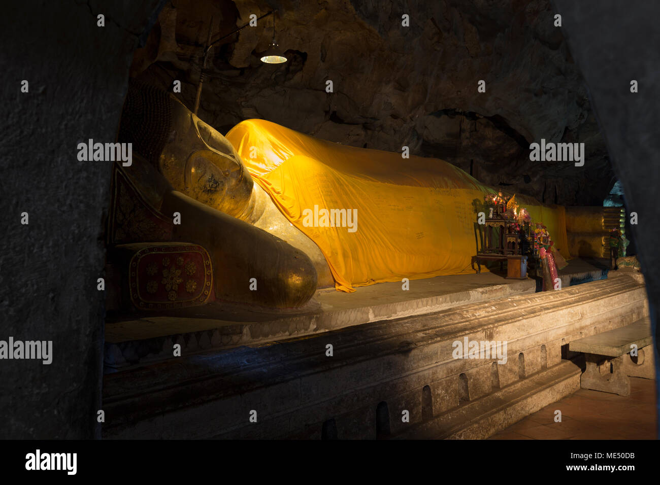 Buddha statue inside the underground cave temple, Khao Luang caves ...