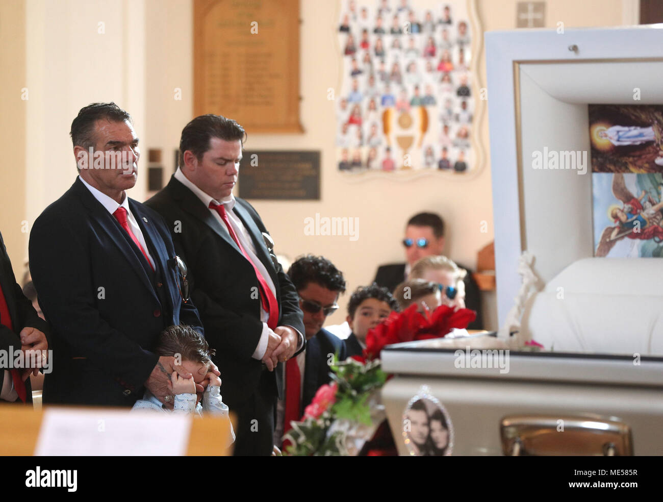 Big Fat Gypsy Weddings Star Paddy Doherty Left At The Funeral Of His
