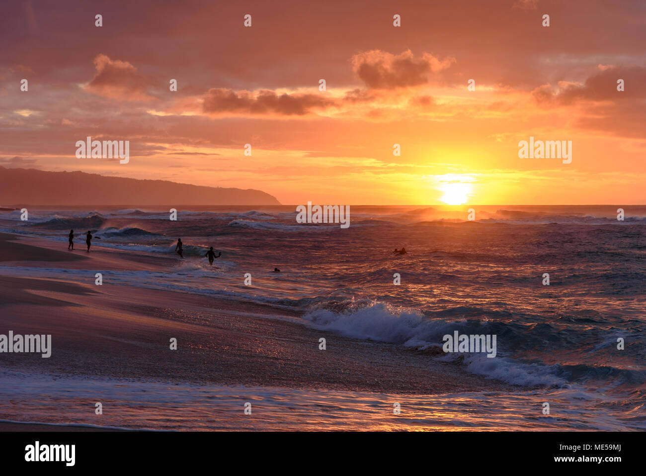North shore sunset hi-res stock photography and images - Alamy