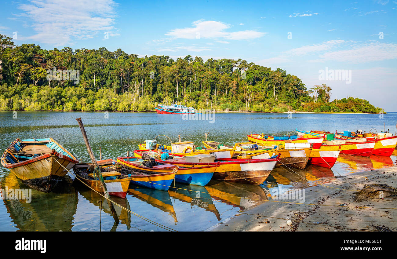 Wood boats india hi-res stock photography and images - Alamy
