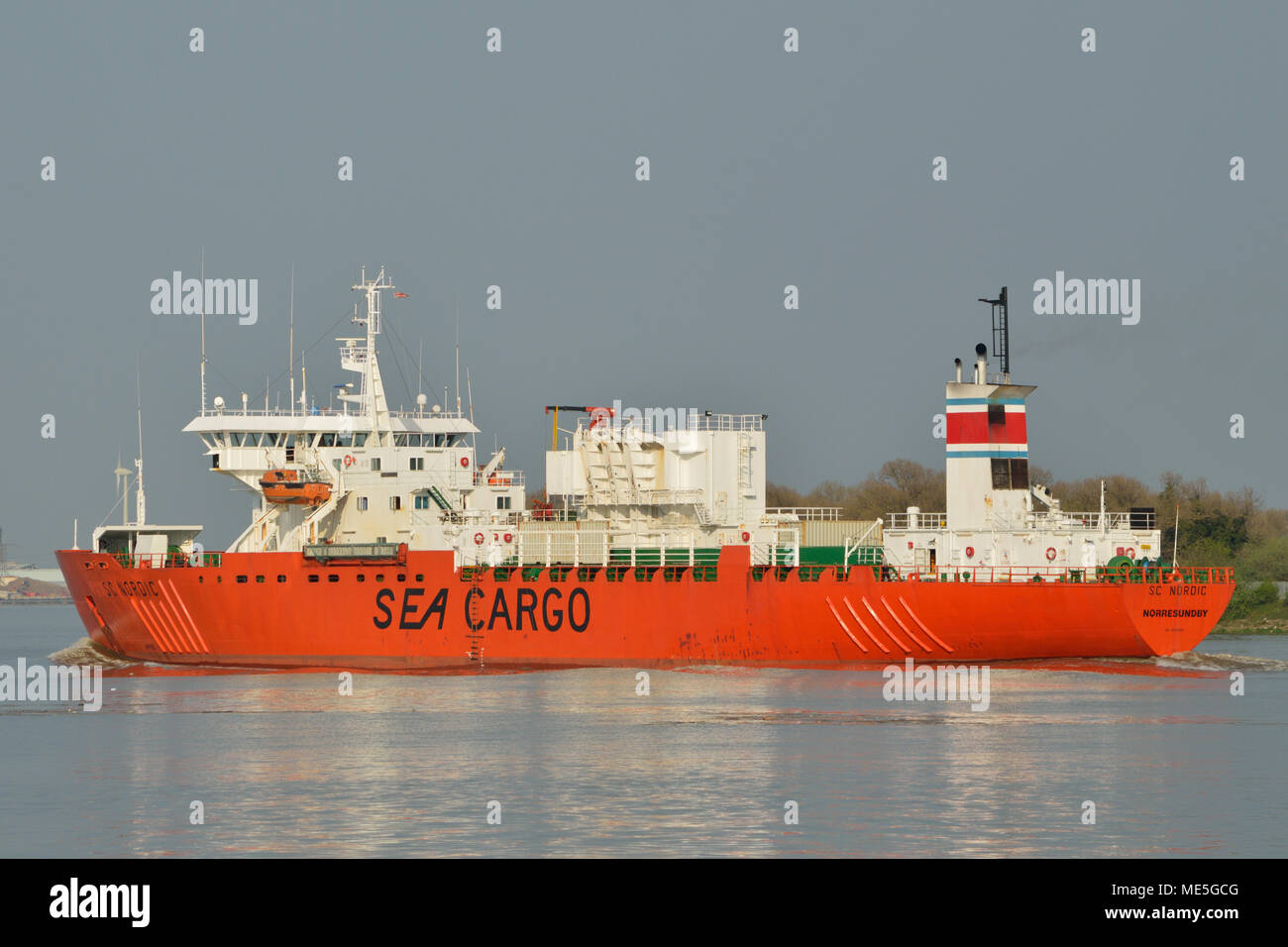 Palletized cargo ship hi-res stock photography and images - Alamy