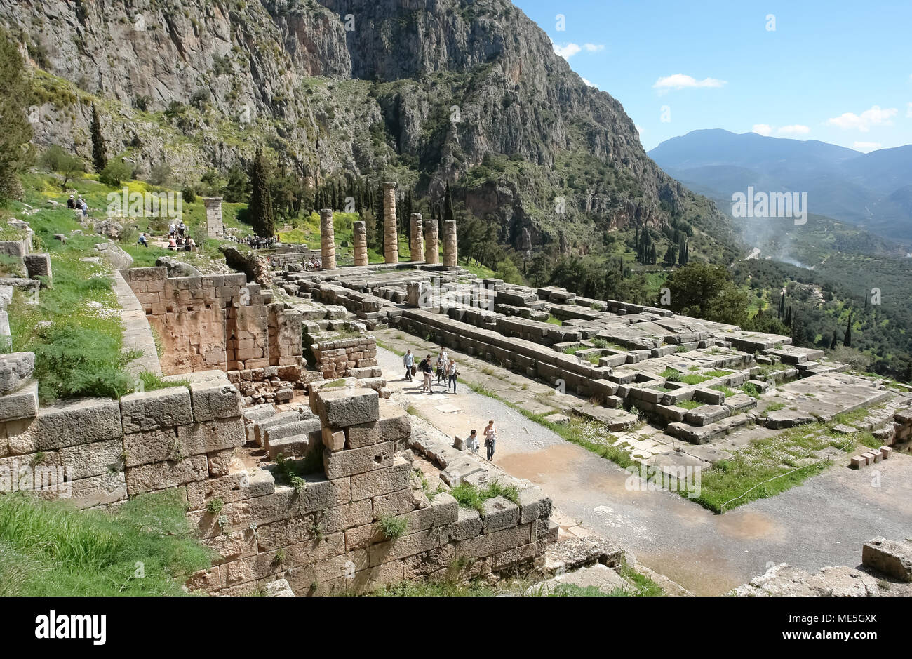 Delphi town greece hi-res stock photography and images - Alamy