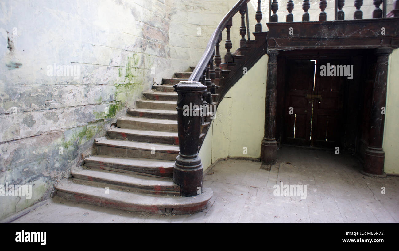 Vintage Spiral Staircase in an Old Building Stock Photo - Alamy