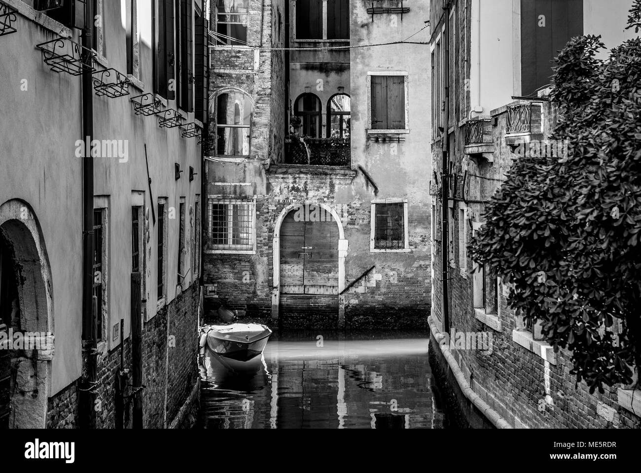 Typical venetian building buildings Black and White Stock Photos ...