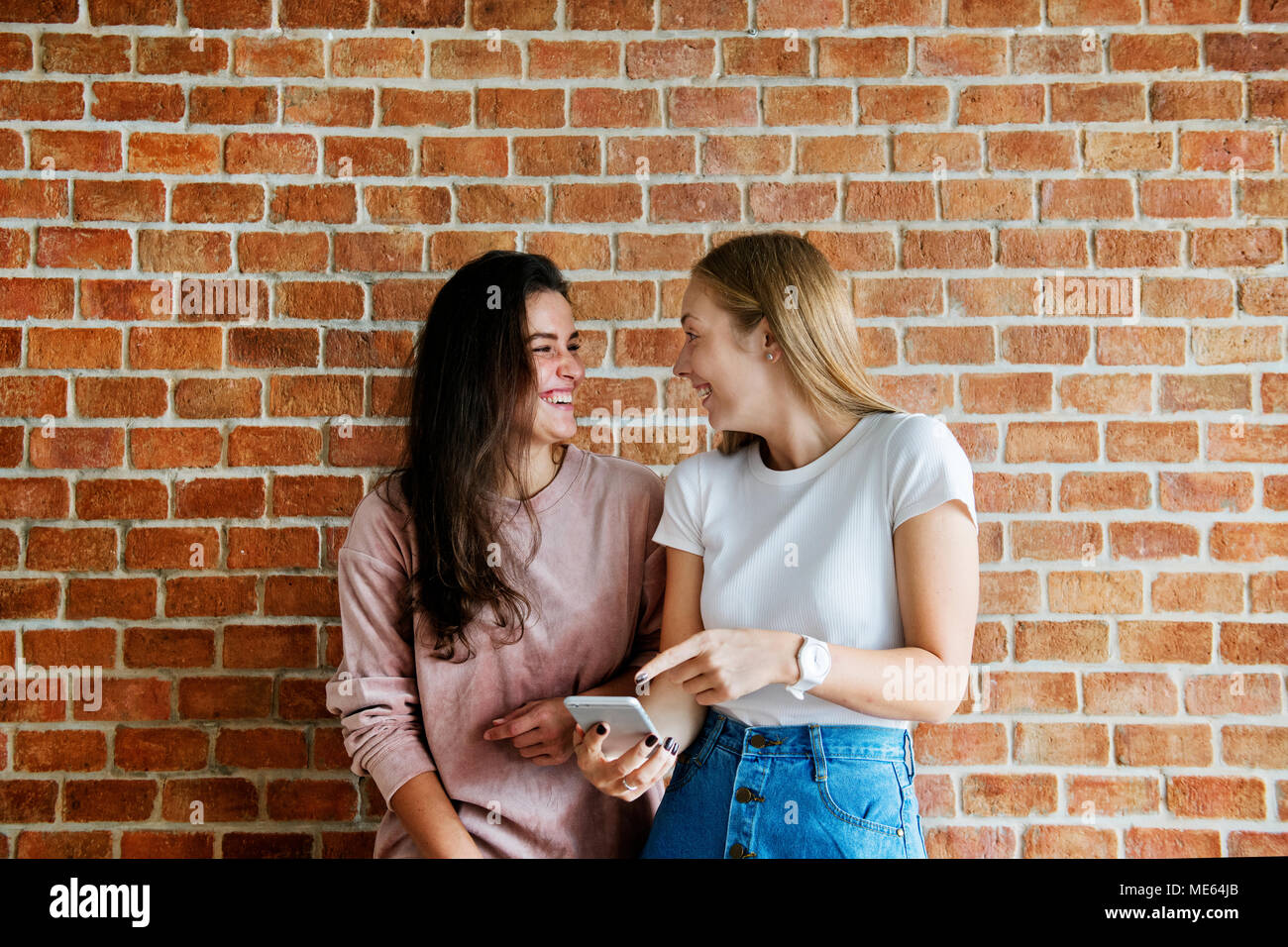 Best female friends using hi-res stock photography and images - Alamy