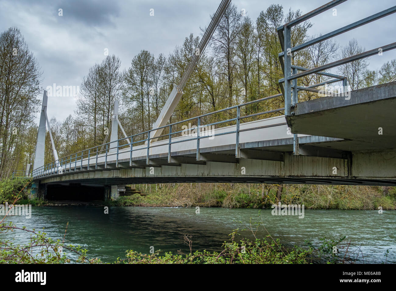A view of the bridge over the Green River at Flaming Geyser State Park ...