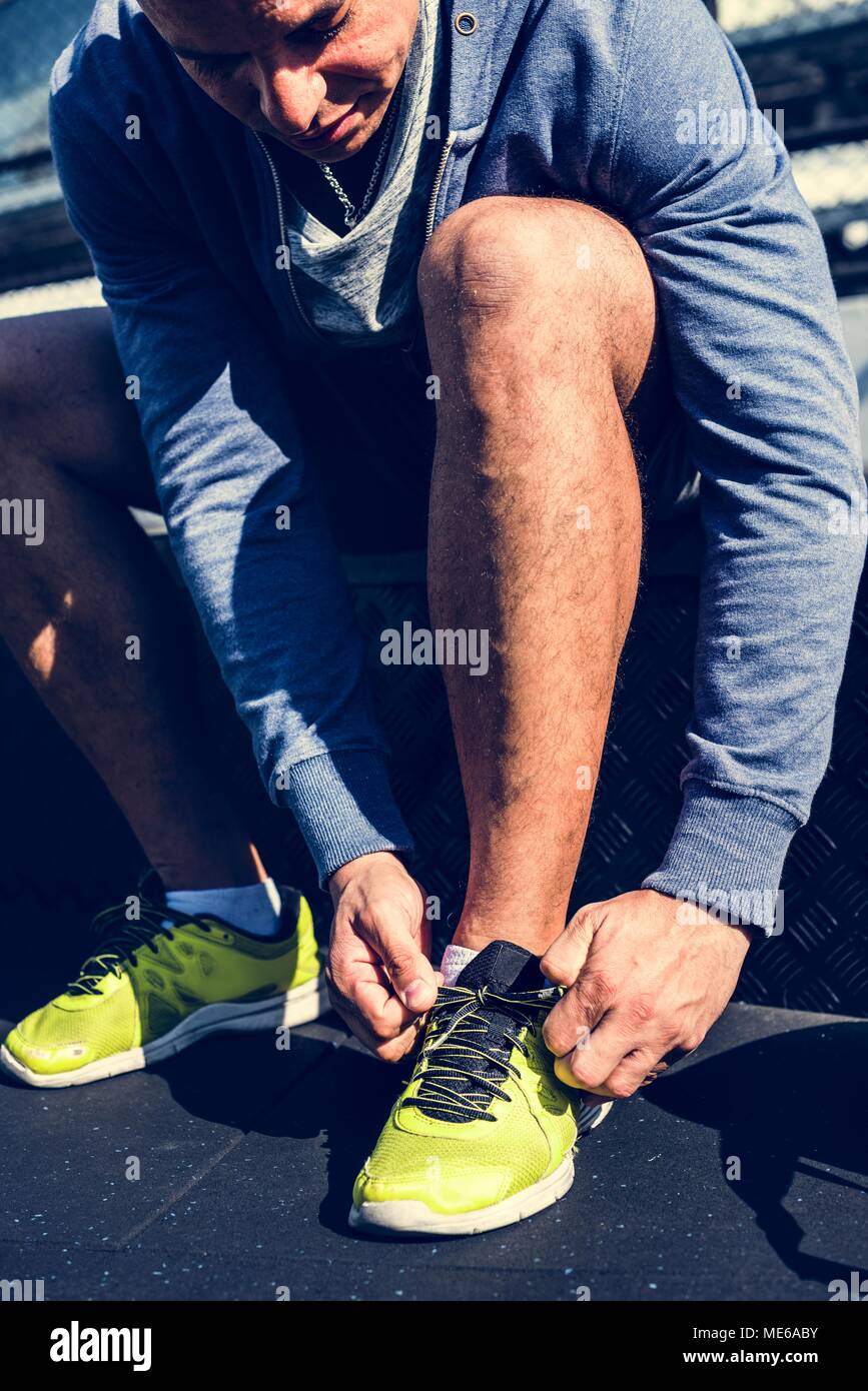People exercising at fitness gym Stock Photo - Alamy