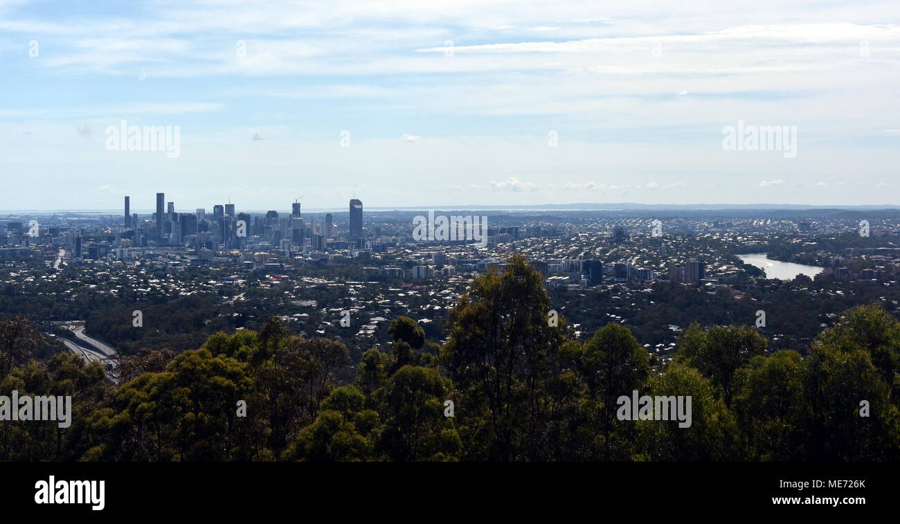 The panoramic view of Brisbane from Mt-Coot-Tha Lookout, Queensland ...