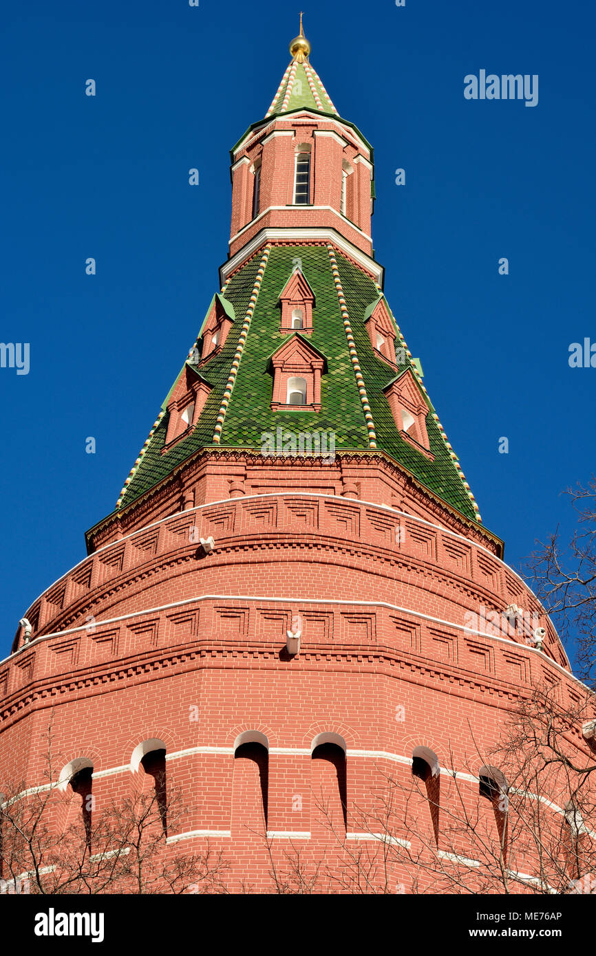 Moscow kremlin corner arsenalnaya hi-res stock photography and images ...