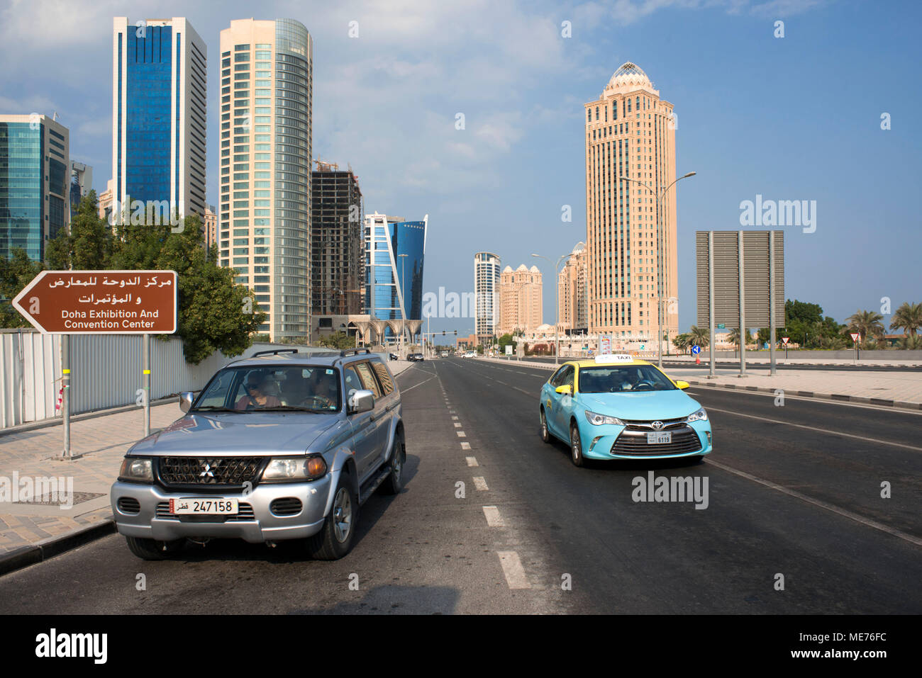 Qatar doha al corniche street hi-res stock photography and images - Alamy