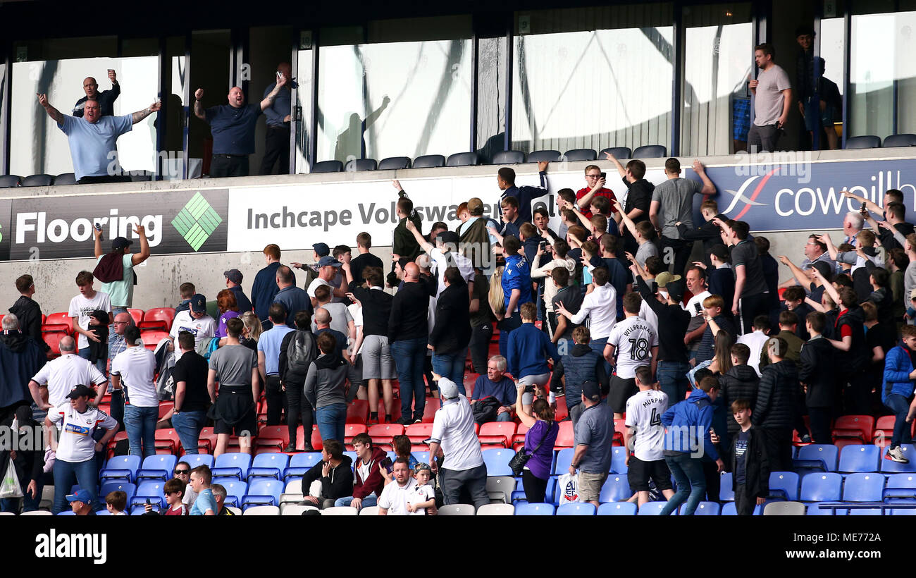 Bolton fans hi-res stock photography and images - Alamy