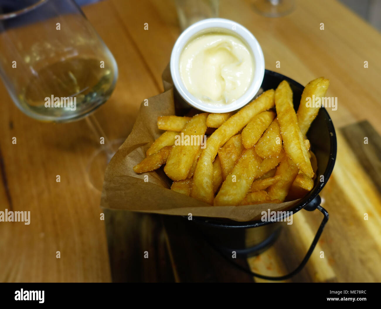 Cafe food foods chip chips hi-res stock photography and images - Alamy