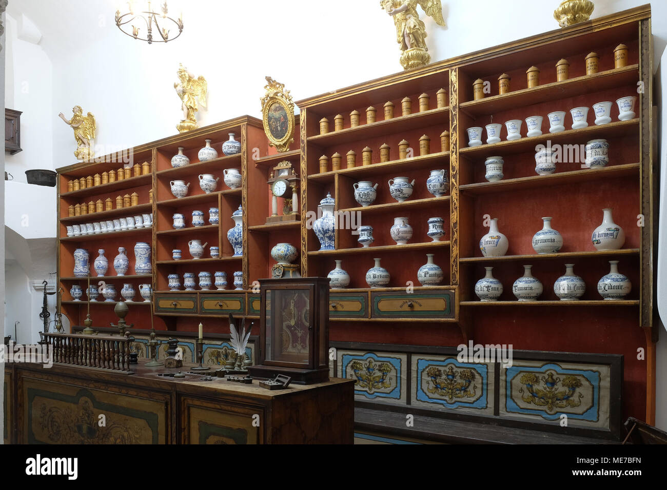 Medieval pharmacy hi-res stock photography and images - Alamy