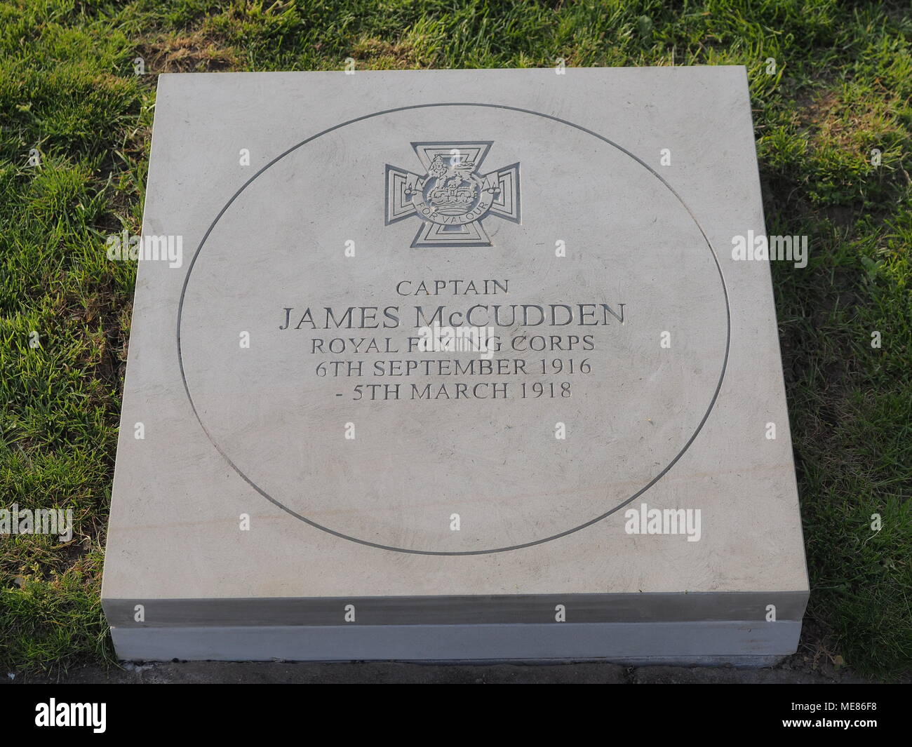 Sheerness, Kent, UK. 21st April, 2018. A new memorial to leading WW1 ...