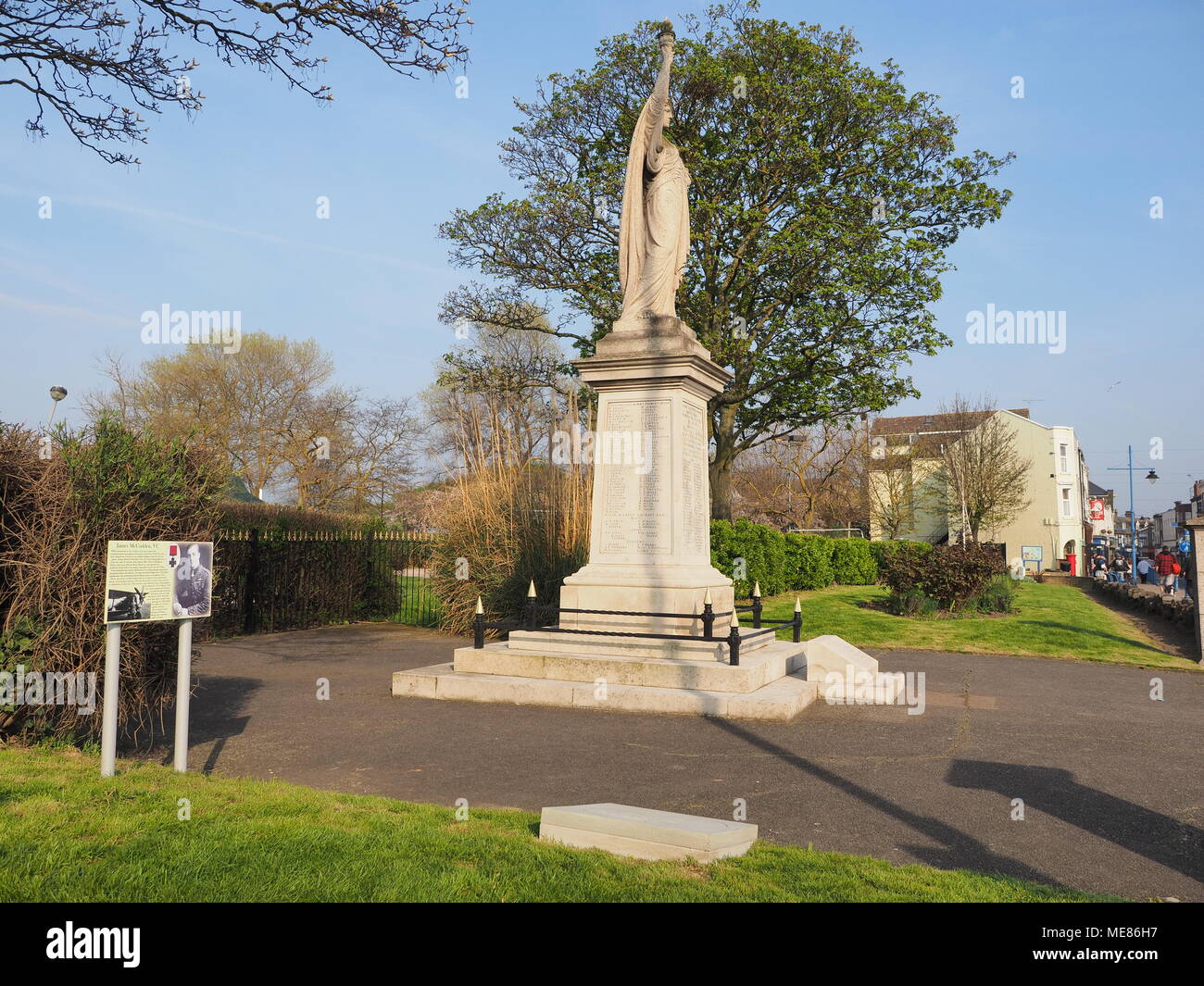 Sheerness, Kent, UK. 21st April, 2018. A new memorial to leading WW1 ...