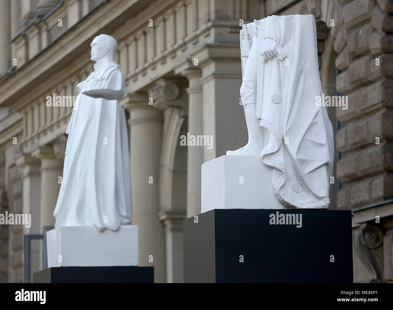 Artist raqs media collective hi-res stock photography and images - Alamy