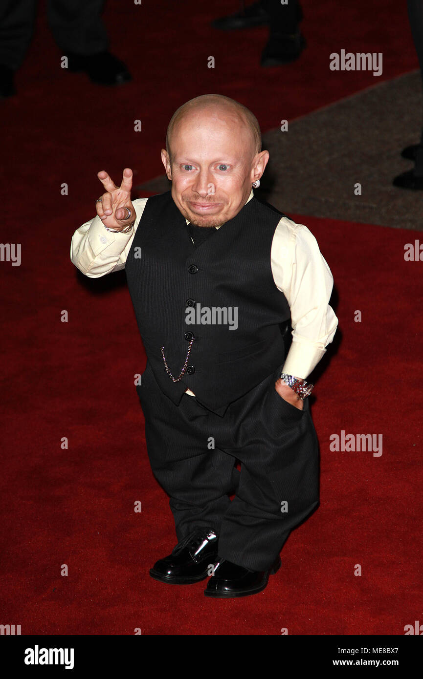Verne Troyer, 'Mini-Me' in Austin Powers films, dies at 49, 21 April ...