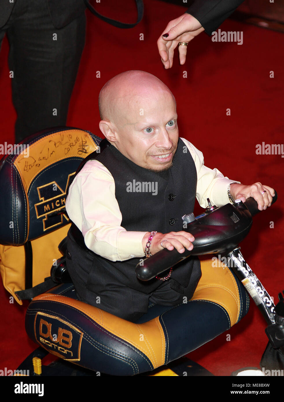 Verne Troyer, 'Mini-Me' in Austin Powers films, dies at 49, 21 April ...