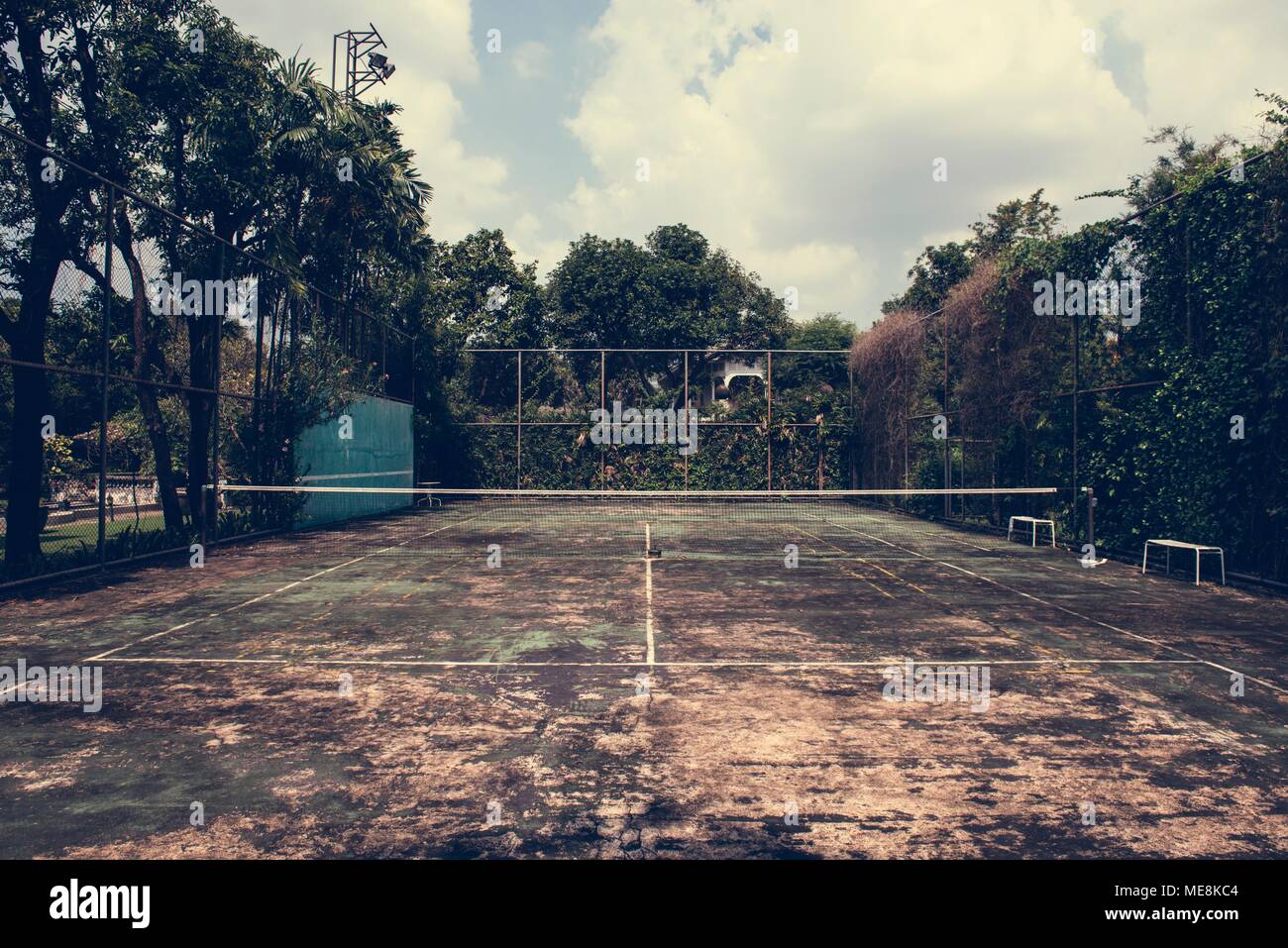 Old Tennis Court Stock Photo - Alamy