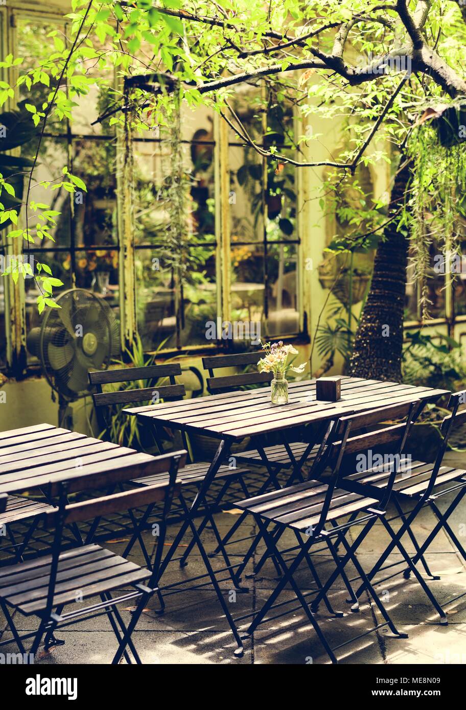 Relax cafe hi-res stock photography and images - Alamy