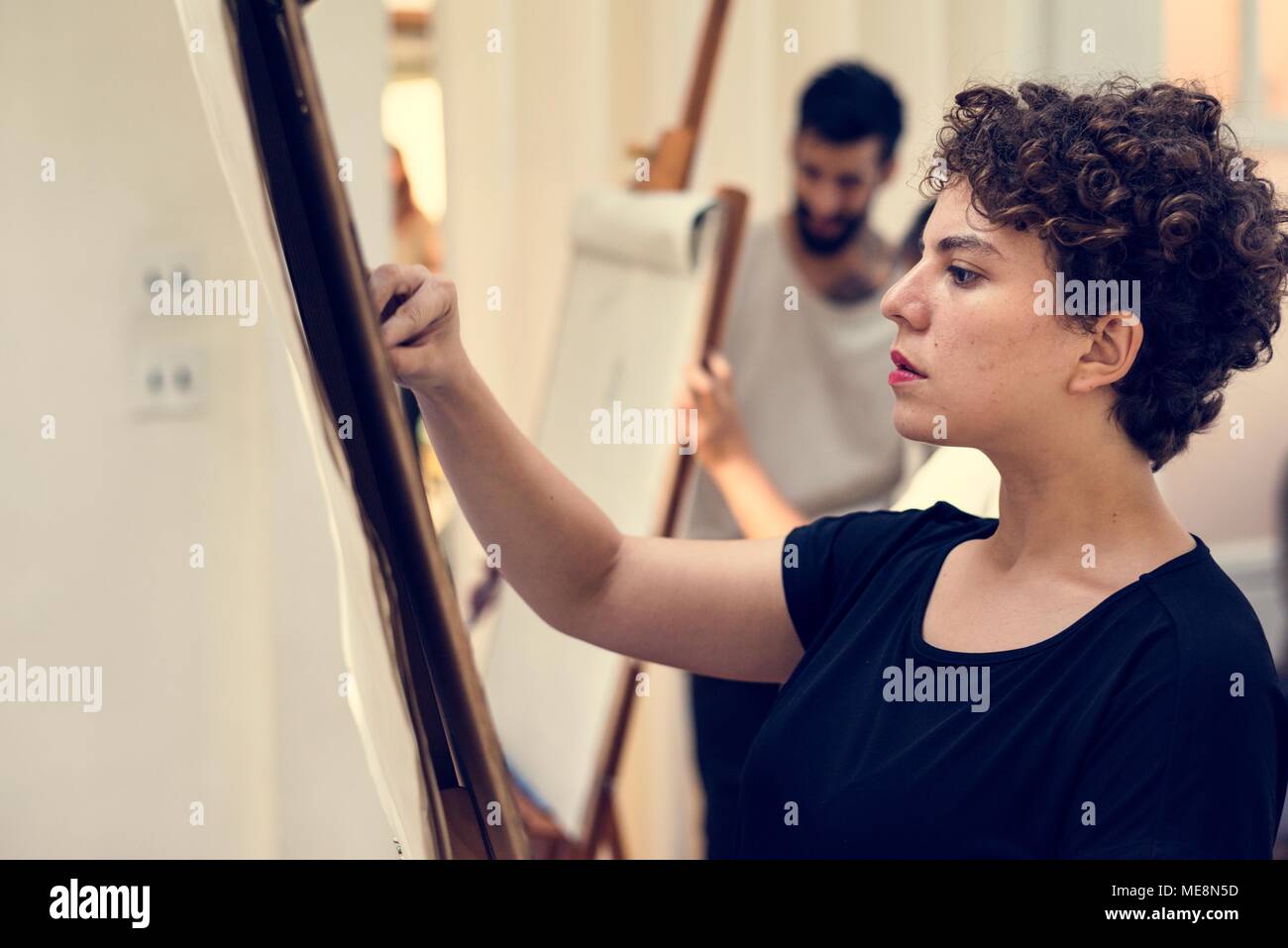 People drawing hi-res stock photography and images - Alamy