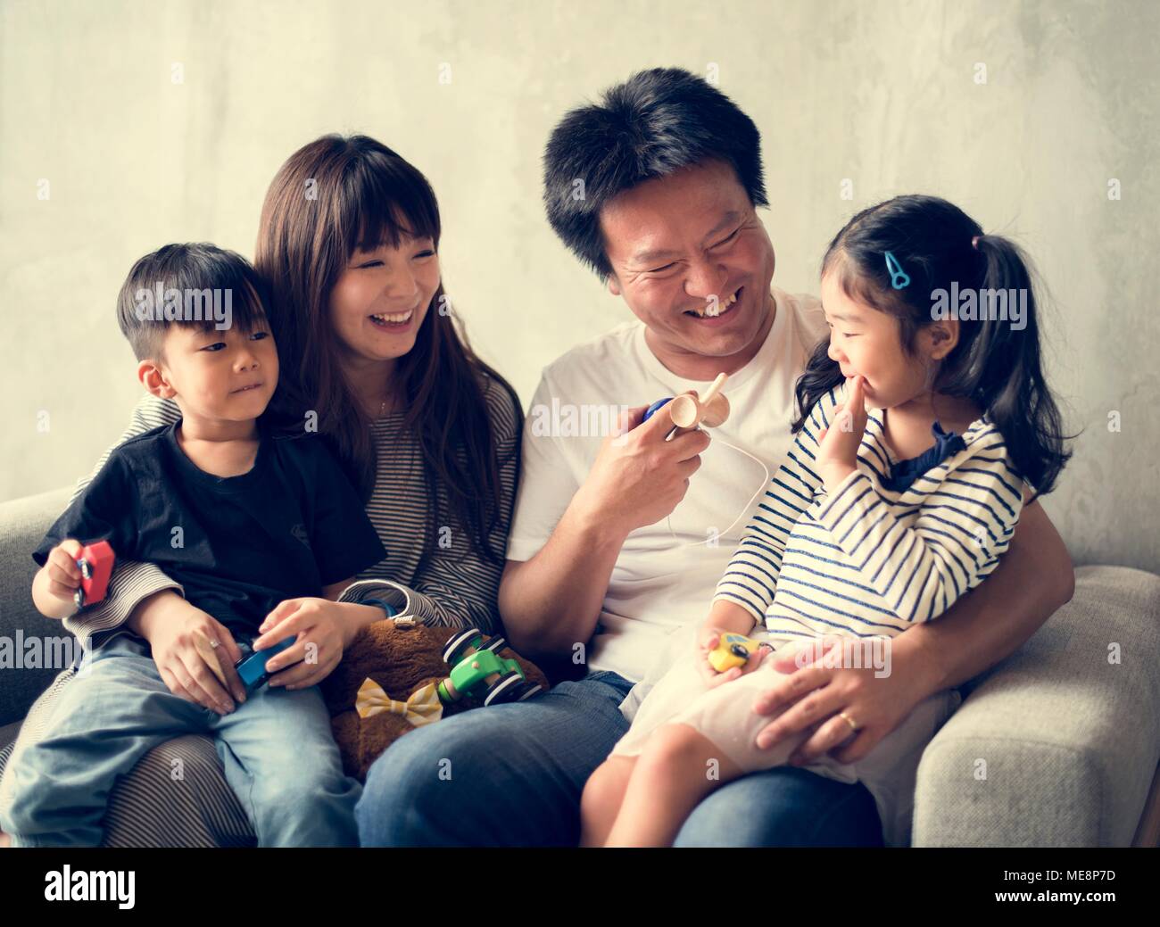Happy japanese family Stock Photo - Alamy