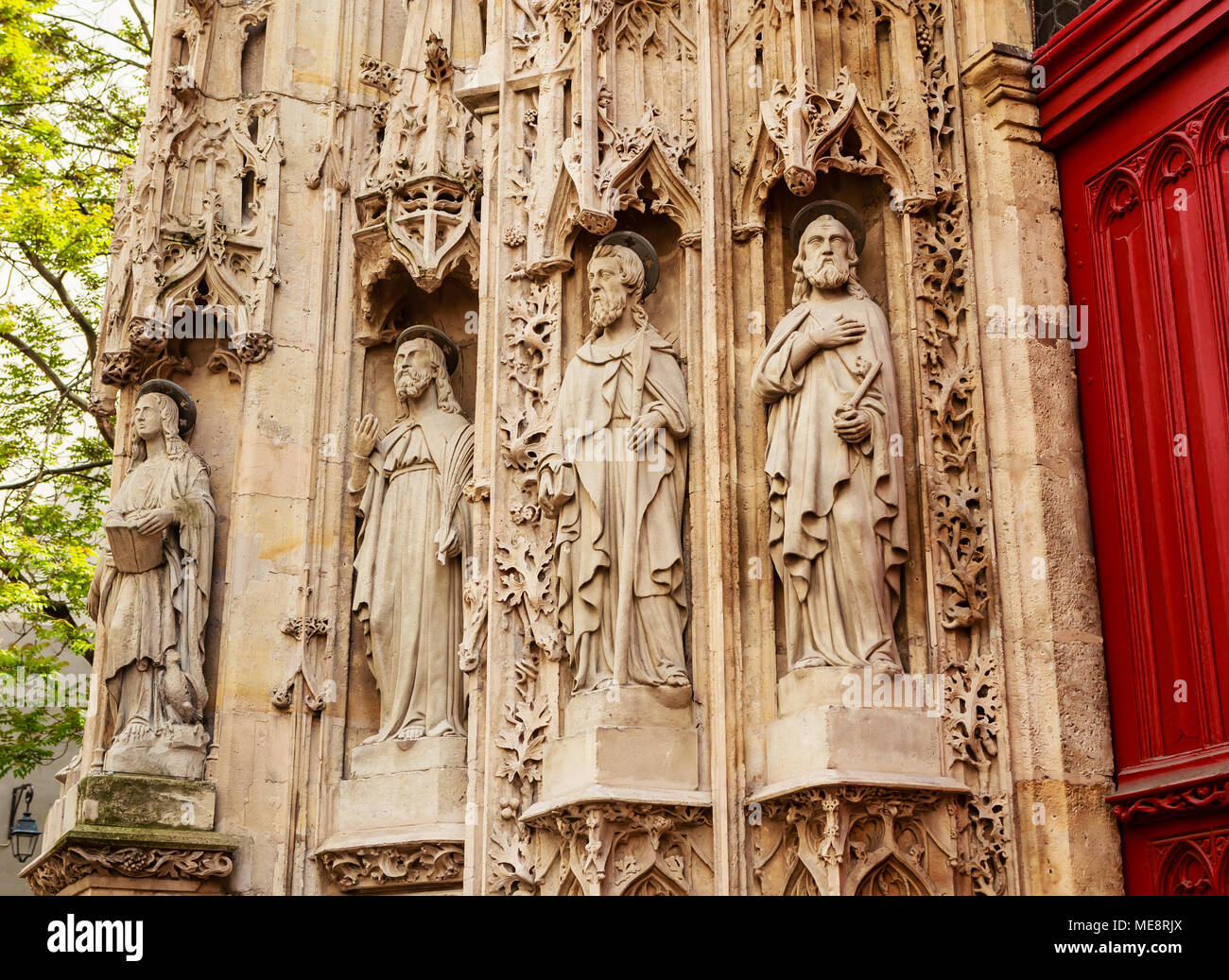 Saint merry church paris hi-res stock photography and images - Alamy
