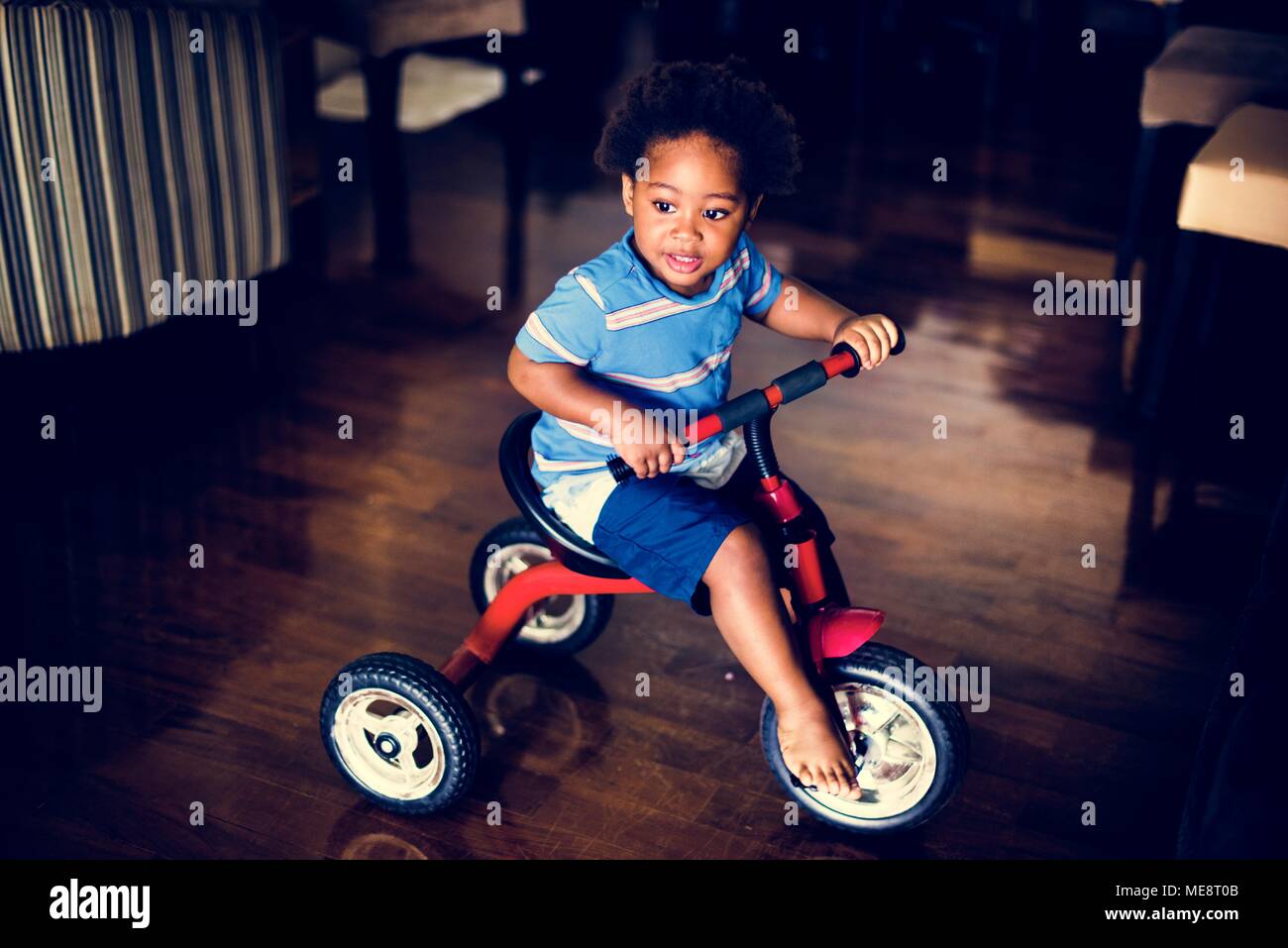 Black kid bike hi-res stock photography and images - Alamy