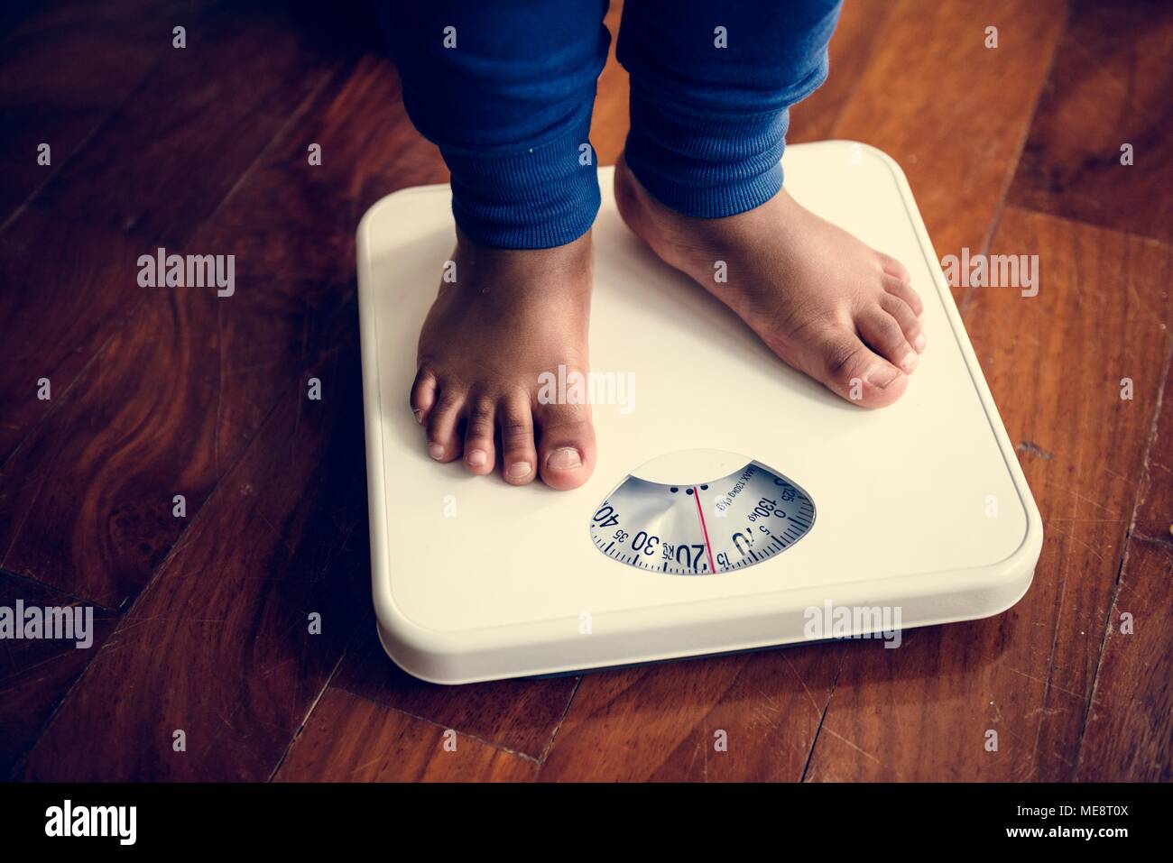 Scale of numbers hi-res stock photography and images - Alamy
