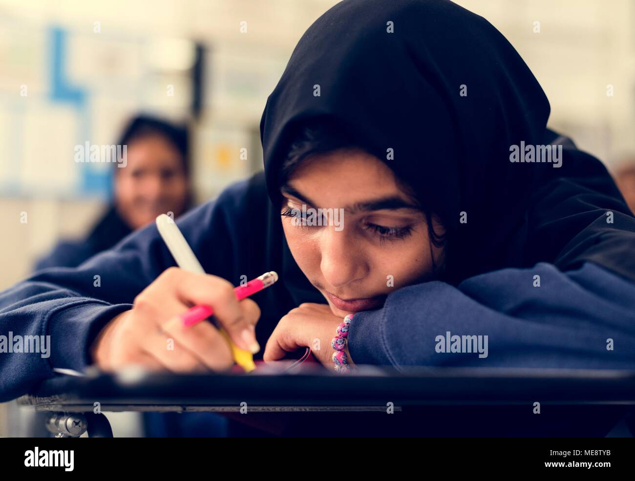 Pakistan muslim woman hijab hi-res stock photography and images - Alamy