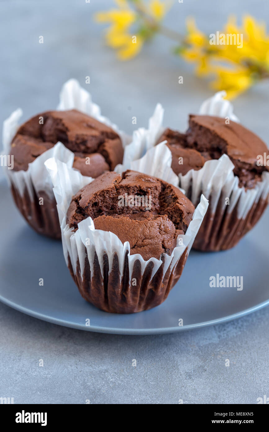 Muffin cakes with chocolate Stock Photo - Alamy