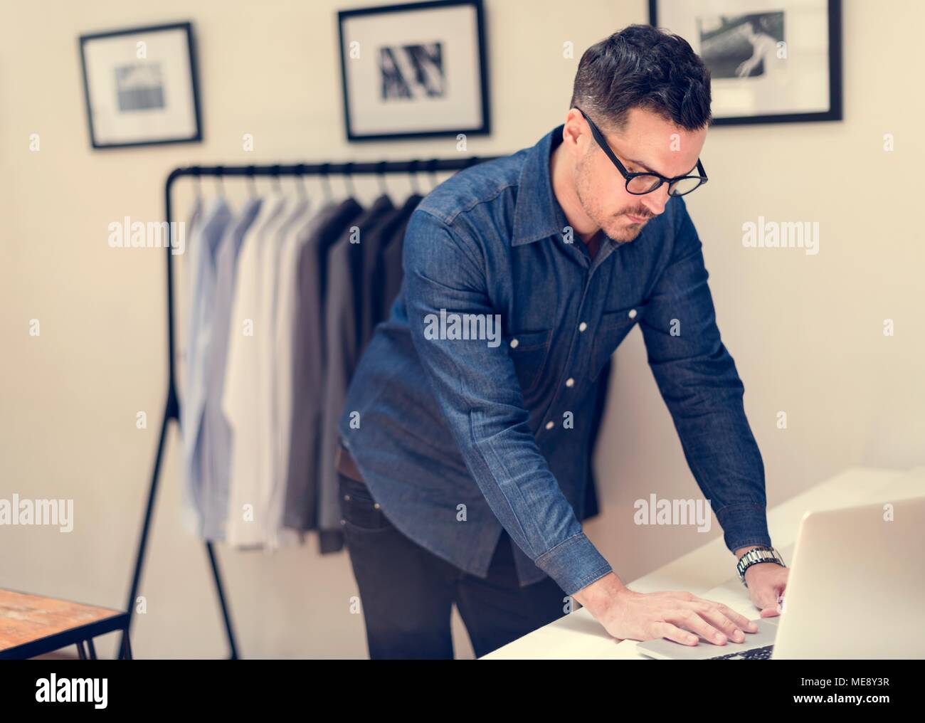 Working in retail hi-res stock photography and images - Alamy