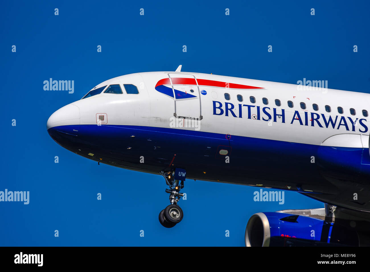 British Airways Airbus A320 jet plane airliner coming in to land at ...