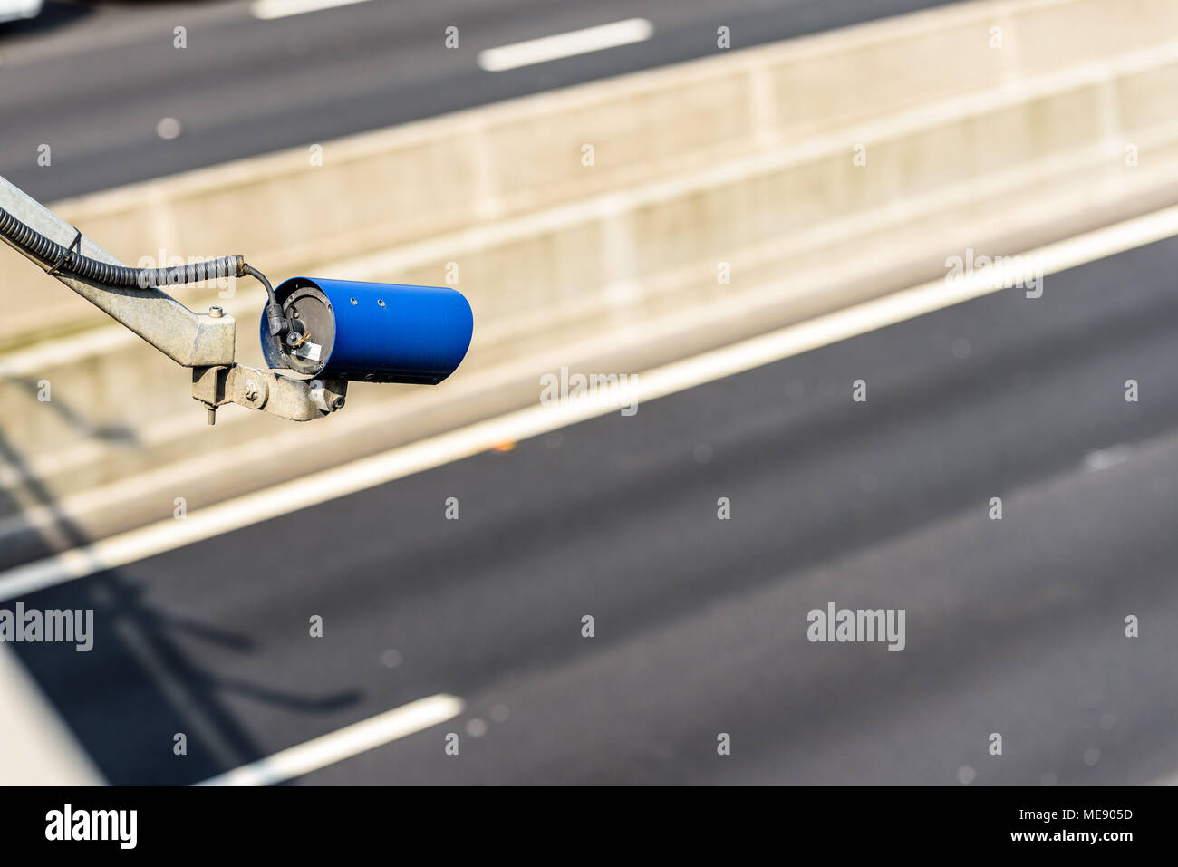 Speed camera monitoring traffic on UK Motorway Stock Photo - Alamy