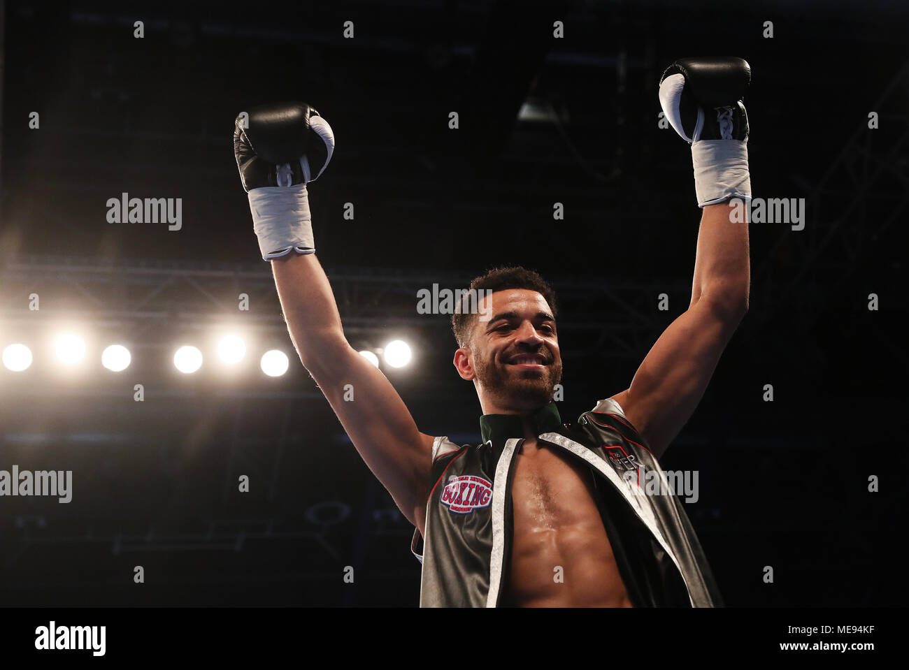 Knock out boxing hi-res stock photography and images - Alamy